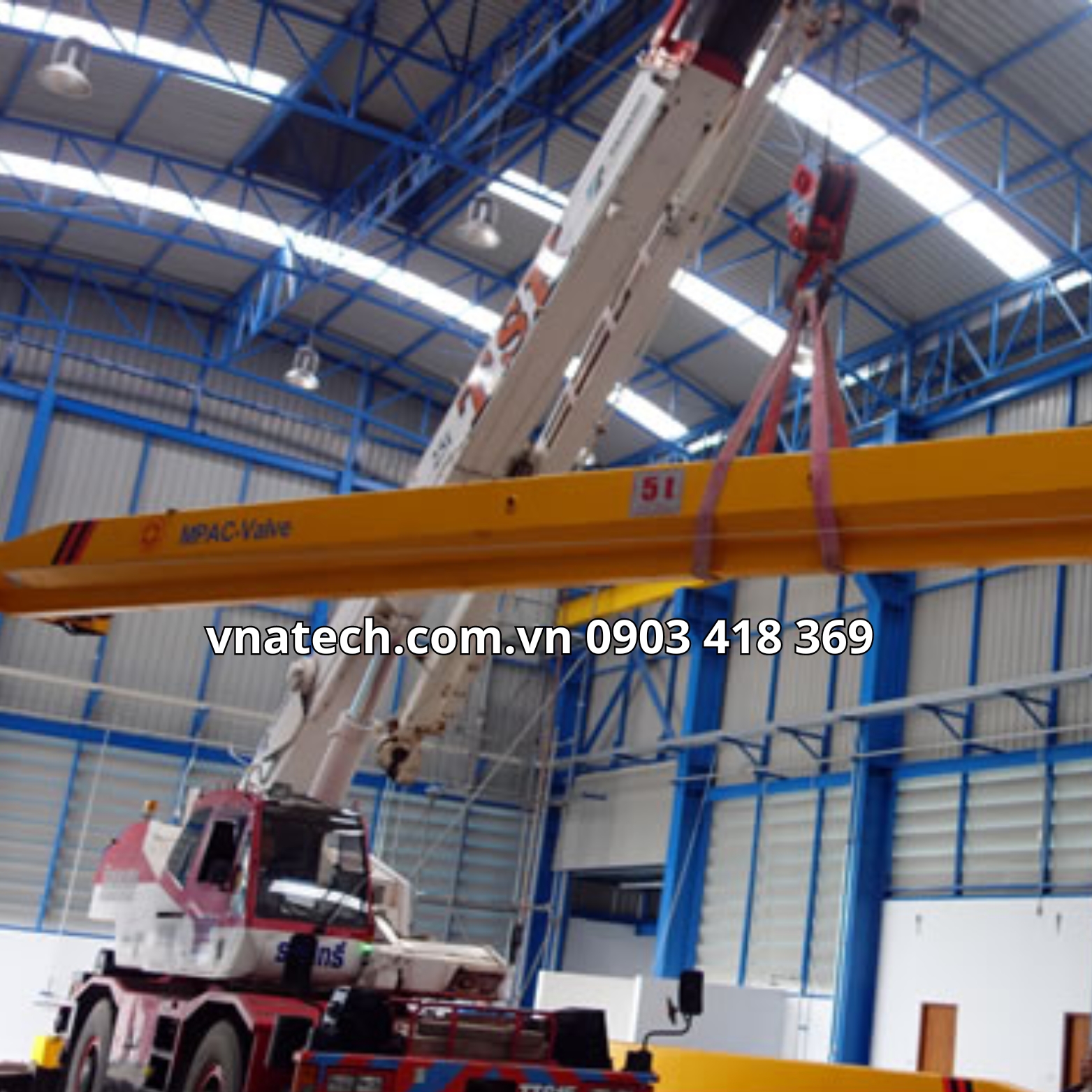 Crane lifting service for machinery and equipment comprehensively